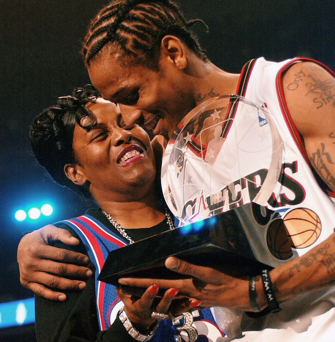 NBA21世纪全明星MVP：大鲨鱼与詹姆斯三个，青春回忆的他四个 - 球迷屋