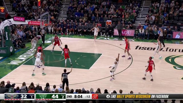 【nba集锦】扣篮大赛提前开演 海耶斯罚球线内一步飞身暴扣 球迷屋
