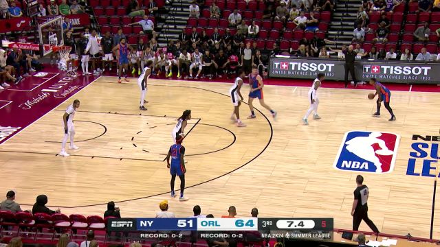 【nba集锦】犹如无人之境！ 柯林斯一步过人滑翔暴扣 球迷屋 
