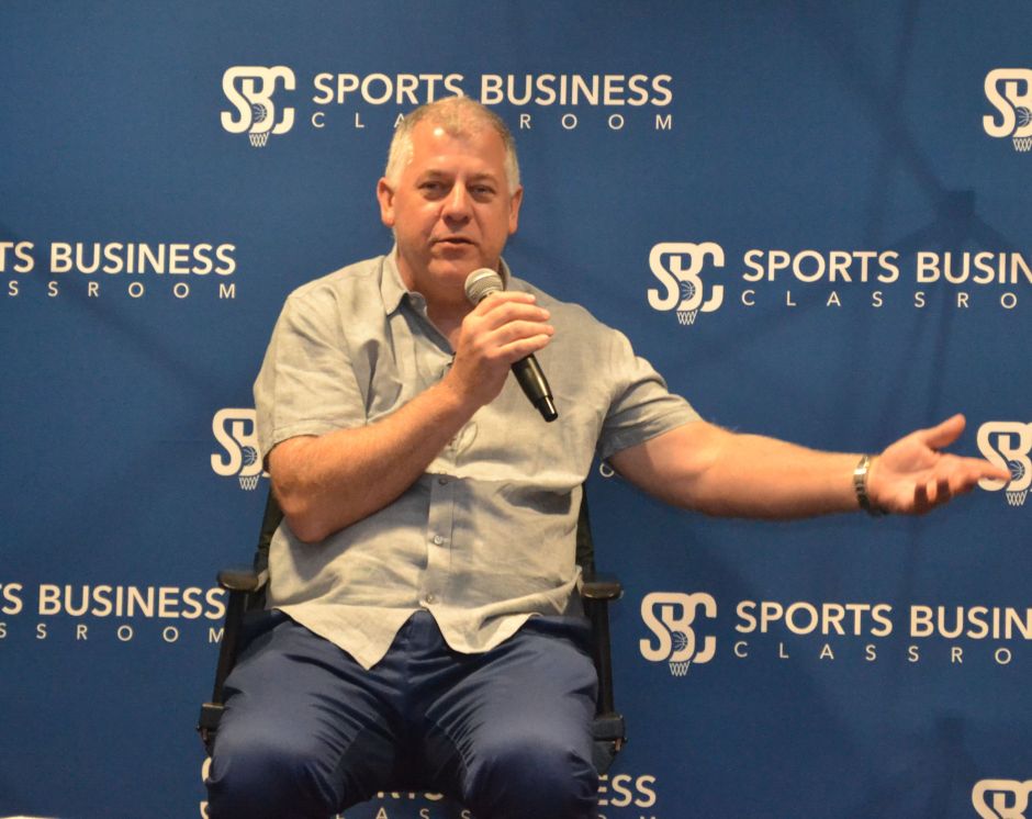 拉里·库恩（Larry Coon）谈NBA自由球员、未来CBA的变化、扩张和体育商业课堂 - 球迷屋