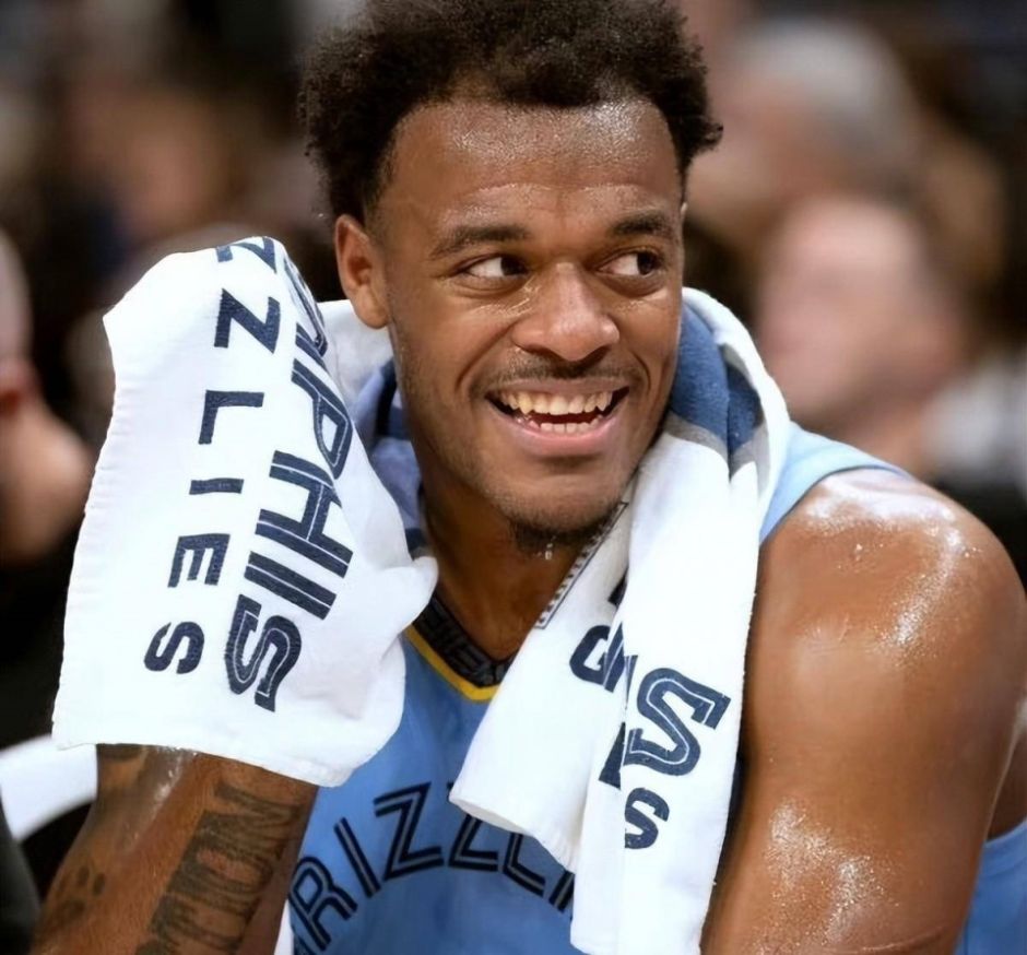 灰熊蒂尔曼升值十倍？2特质不逊亚当斯 大合同正在招手 - 球迷屋