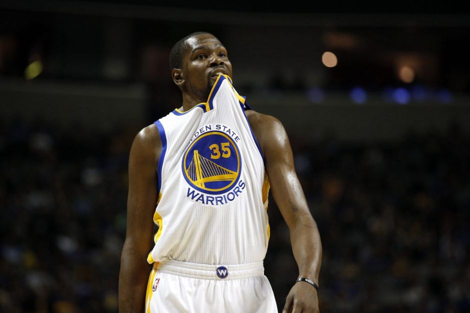 当KD与金州勇士队签约时，NBA推特上是怎么说的：“超级巨星最弱的举动” - 球迷屋