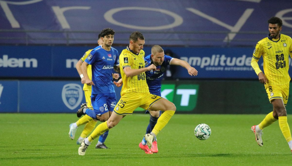 法乙（11.2）阿纳西vs波城FC比分预测 阿纳西主场优势，波城FC客场难取胜 - 球迷屋